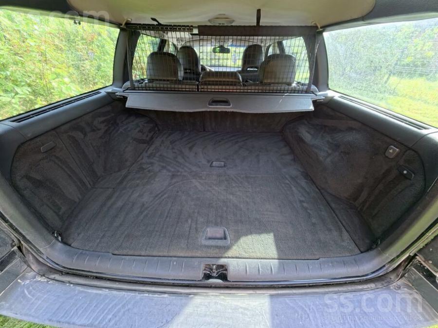 Black Volvo V70 2004 in Riga, with an engine capacity of 2.40 L and mileage of 388 thousand km for 1100 €, photo 10 on AUTOMOTO.COM.LV