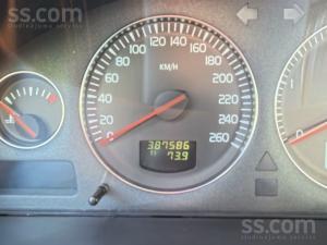 Black Volvo V70 2004 in Riga, with an engine capacity of 2.40 L and mileage of 388 thousand km for 1100 €, photo 11 on AUTOMOTO.COM.LV