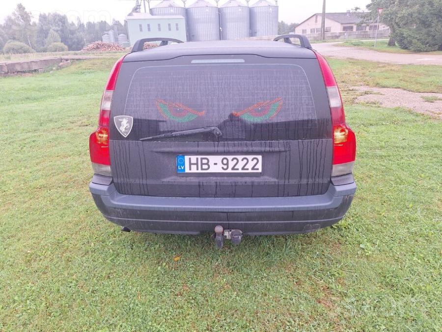 Melns Volvo V70 2004 Valmiera, ar dzinēja tilpumu 2.40 L un nobraukumu 541 tūkst. km par 1500 €, foto 4 vietnē AUTOMOTO.COM.LV