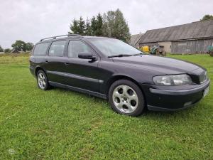 Black Volvo V70 2004 in Telschi, with an engine capacity of 2.40 L and mileage of 388 thousand km for 1550 €, photo 4 on AUTOMOTO.COM.LV