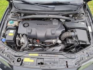 Black Volvo V70 2004 in Telschi, with an engine capacity of 2.40 L and mileage of 388 thousand km for 1550 €, photo 8 on AUTOMOTO.COM.LV