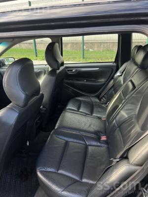 Black Volvo V70 2004 in Riga, with an engine capacity of 2.40 L and mileage of 380 thousand km for 1690 €, photo 13 on AUTOMOTO.COM.LV