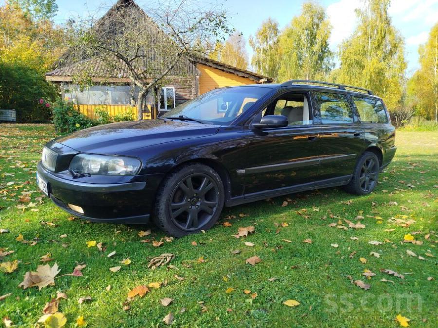 Melns Volvo V70 2004 Gulbene, ar dzinēja tilpumu 2.40 L un nobraukumu 442 tūkst. km par 1700 €, foto 1 vietnē AUTOMOTO.COM.LV