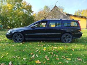 Melns Volvo V70 2004 Gulbene, ar dzinēja tilpumu 2.40 L un nobraukumu 442 tūkst. km par 1700 €, foto 3 vietnē AUTOMOTO.COM.LV