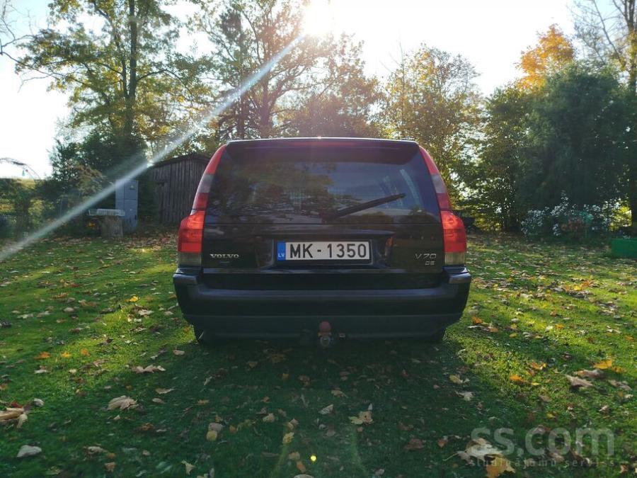 Melns Volvo V70 2004 Gulbene, ar dzinēja tilpumu 2.40 L un nobraukumu 442 tūkst. km par 1700 €, foto 5 vietnē AUTOMOTO.COM.LV