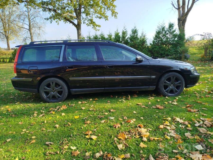 Melns Volvo V70 2004 Gulbene, ar dzinēja tilpumu 2.40 L un nobraukumu 442 tūkst. km par 1700 €, foto 7 vietnē AUTOMOTO.COM.LV