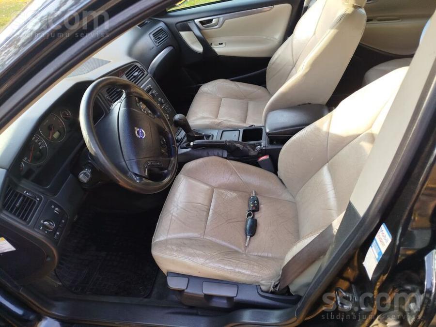 Melns Volvo V70 2004 Gulbene, ar dzinēja tilpumu 2.40 L un nobraukumu 442 tūkst. km par 1700 €, foto 10 vietnē AUTOMOTO.COM.LV