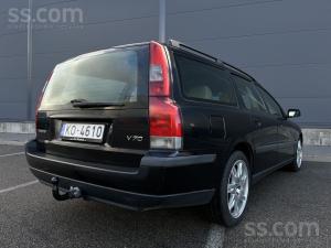 Черный Вольво В70 2004 в Рига, объемом двигателя 2.40 л и пробегом 298 тыс. км за 1890 €, фото 5 на AUTOMOTO.COM.LV