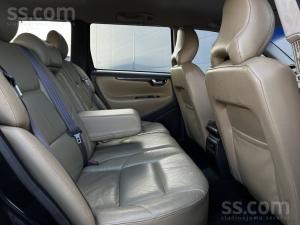 Black Volvo V70 2004 in Riga, with an engine capacity of 2.40 L and mileage of 298 thousand km for 1890 €, photo 8 on AUTOMOTO.COM.LV