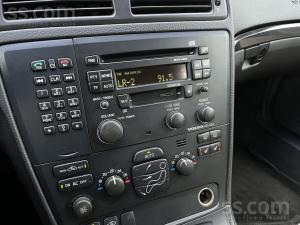 Black Volvo V70 2004 in Riga, with an engine capacity of 2.40 L and mileage of 298 thousand km for 1890 €, photo 10 on AUTOMOTO.COM.LV