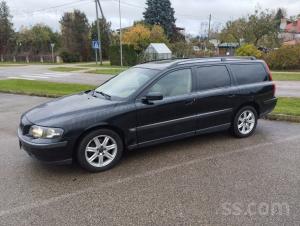 Black Volvo V70 2004 in Ogre, with an engine capacity of 2.40 L and mileage of 316 thousand km for 1650 €, photo 3 on AUTOMOTO.COM.LV