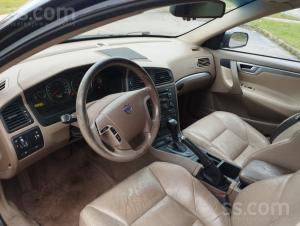 Black Volvo V70 2004 in Ogre, with an engine capacity of 2.40 L and mileage of 316 thousand km for 1650 €, photo 5 on AUTOMOTO.COM.LV