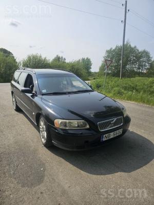 Black Volvo V70 2005 in Bauska, with an engine capacity of 2.40 L and mileage of 361 thousand km for 800 €, photo 2 on AUTOMOTO.COM.LV