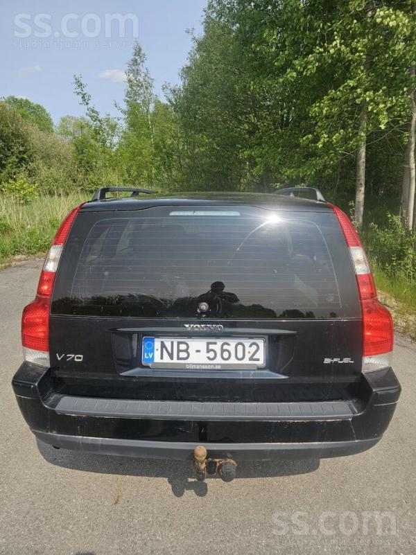 Black Volvo V70 2005 in Bauska, with an engine capacity of 2.40 L and mileage of 361 thousand km for 800 €, photo 4 on AUTOMOTO.COM.LV