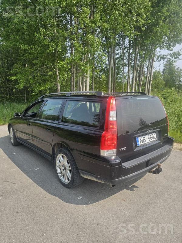 Black Volvo V70 2005 in Bauska, with an engine capacity of 2.40 L and mileage of 361 thousand km for 800 €, photo 5 on AUTOMOTO.COM.LV
