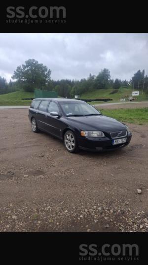 Black Volvo V70 2005 in Madona, with an engine capacity of 2.40 L and mileage of 258 thousand km for 2350 €, photo 2 on AUTOMOTO.COM.LV