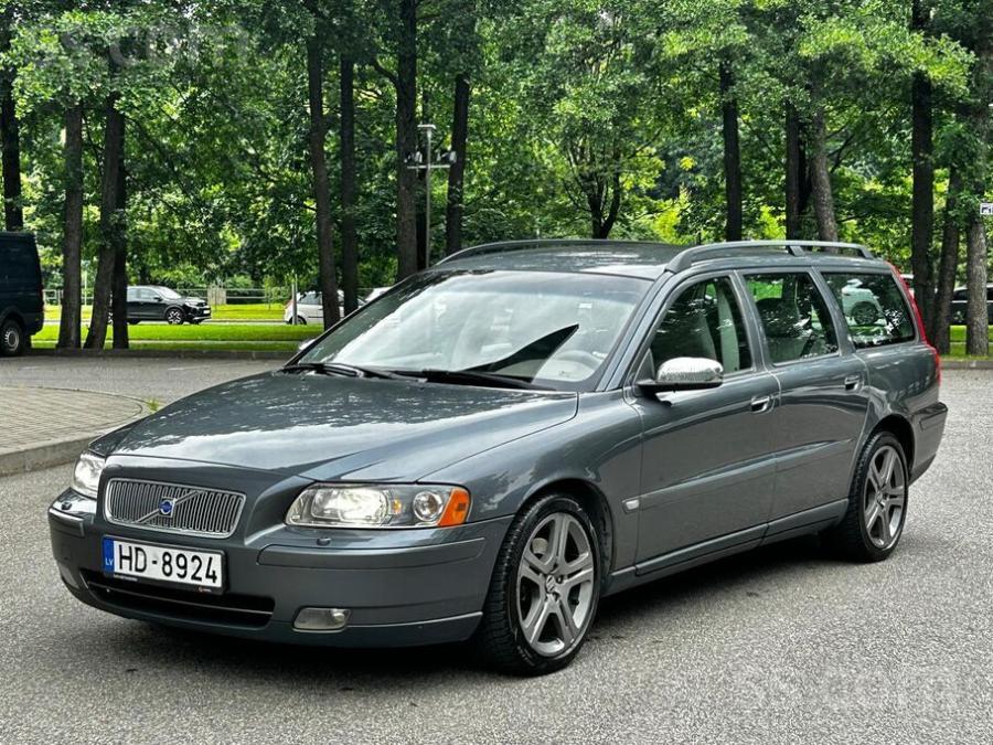 Melns Volvo V70 2005 Rīga, ar dzinēja tilpumu 2.40 L un nobraukumu 277 tūkst. km par 1390 €, foto 2 vietnē AUTOMOTO.COM.LV
