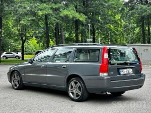 Melns Volvo V70 2005 Rīga, ar dzinēja tilpumu 2.40 L un nobraukumu 277 tūkst. km par 1390 €, foto 4 vietnē AUTOMOTO.COM.LV