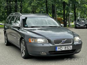 Melns Volvo V70 2005 Rīga, ar dzinēja tilpumu 2.40 L un nobraukumu 277 tūkst. km par 1390 €, foto 7 vietnē AUTOMOTO.COM.LV