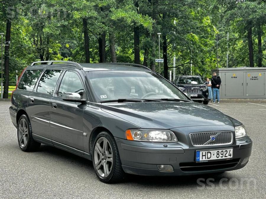 Melns Volvo V70 2005 Rīga, ar dzinēja tilpumu 2.40 L un nobraukumu 277 tūkst. km par 1390 €, foto 8 vietnē AUTOMOTO.COM.LV