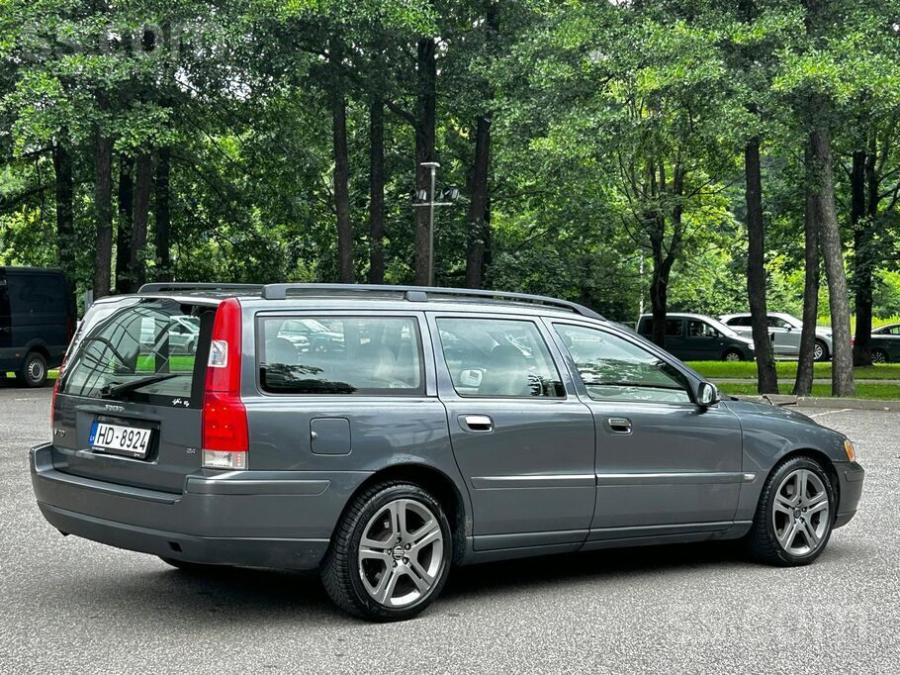 Melns Volvo V70 2005 Rīga, ar dzinēja tilpumu 2.40 L un nobraukumu 277 tūkst. km par 1390 €, foto 10 vietnē AUTOMOTO.COM.LV
