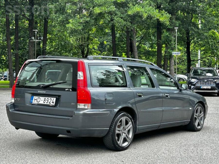 Melns Volvo V70 2005 Rīga, ar dzinēja tilpumu 2.40 L un nobraukumu 277 tūkst. km par 1390 €, foto 11 vietnē AUTOMOTO.COM.LV