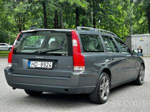 Melns Volvo V70 2005 Rīga, ar dzinēja tilpumu 2.40 L un nobraukumu 277 tūkst. km par 1390 €, foto 12 vietnē AUTOMOTO.COM.LV