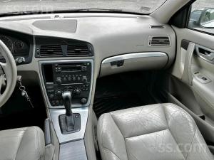 Melns Volvo V70 2005 Rīga, ar dzinēja tilpumu 2.40 L un nobraukumu 277 tūkst. km par 1390 €, foto 16 vietnē AUTOMOTO.COM.LV