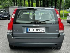Melns Volvo V70 2005 Rīga, ar dzinēja tilpumu 2.40 L un nobraukumu 277 tūkst. km par 1390 €, foto 21 vietnē AUTOMOTO.COM.LV