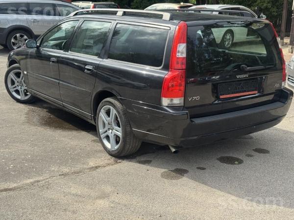 Melns Volvo V70 2005 Rīga, ar dzinēja tilpumu 2.40 L un nobraukumu 237 tūkst. km par 3650 €, foto 2 vietnē AUTOMOTO.COM.LV