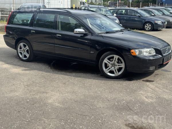Melns Volvo V70 2005 Rīga, ar dzinēja tilpumu 2.40 L un nobraukumu 237 tūkst. km par 3650 €, foto 3 vietnē AUTOMOTO.COM.LV