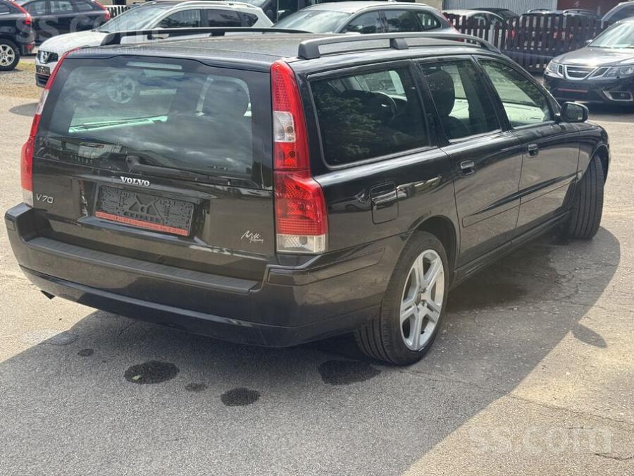 Black Volvo V70 2005 in Riga, with an engine capacity of 2.40 L and mileage of 237 thousand km for 3850 €, photo 4 on AUTOMOTO.COM.LV