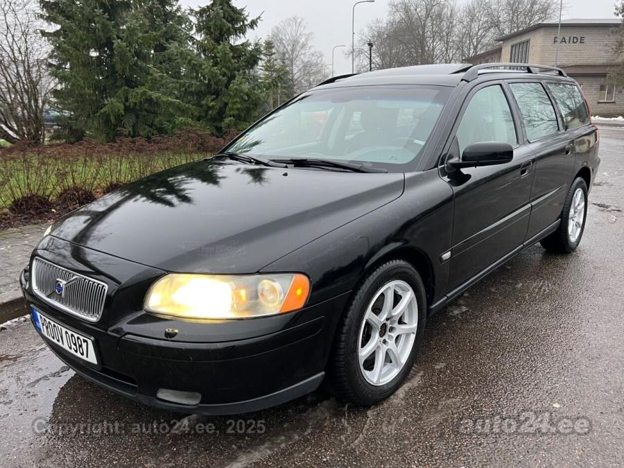Melns Volvo V70 2005 Paide, ar dzinēja tilpumu 2.40 L un nobraukumu 385 tūkst. km par 3599 €, foto 2 vietnē AUTOMOTO.COM.LV