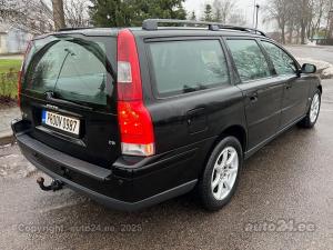 Melns Volvo V70 2005 Paide, ar dzinēja tilpumu 2.40 L un nobraukumu 385 tūkst. km par 3599 €, foto 3 vietnē AUTOMOTO.COM.LV