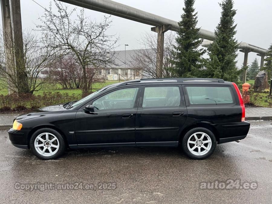 Melns Volvo V70 2005 Paide, ar dzinēja tilpumu 2.40 L un nobraukumu 385 tūkst. km par 3599 €, foto 7 vietnē AUTOMOTO.COM.LV