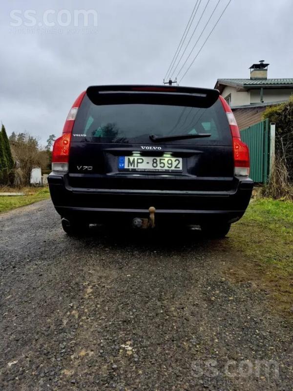 Black Volvo V70 2005 in Riga, with an engine capacity of 2.50 L and mileage of 0 thousand km for 2450 €, photo 5 on AUTOMOTO.COM.LV