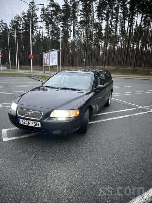 Black Volvo V70 2005 in Riga, with an engine capacity of 2.40 L and mileage of 312 thousand km for 2700 €, photo  on AUTOMOTO.COM.LV