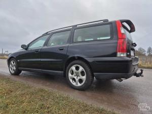 Black Volvo V70 2005 in Elektrenai, with an engine capacity of 2.40 L and mileage of 317 thousand km for 2850 €, photo  on AUTOMOTO.COM.LV