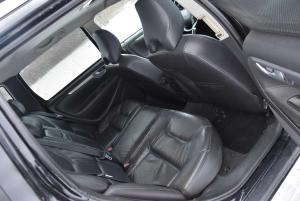 Black Volvo V70 2005 in Vilnius, with an engine capacity of 2.40 L and mileage of 369 thousand km for 2500 €, photo 9 on AUTOMOTO.COM.LV