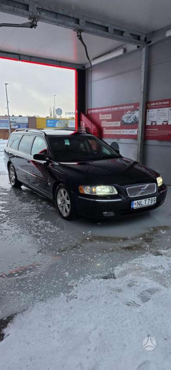 Melns Volvo V70 2005 Klaipėda, ar dzinēja tilpumu 2.40 L un nobraukumu 349 tūkst. km par 2750 €, foto 2 vietnē AUTOMOTO.COM.LV