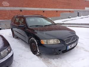 Melns Volvo V70 2005 Viļņa, ar dzinēja tilpumu 2.40 L un nobraukumu 403 tūkst. km par 950 €, foto  vietnē AUTOMOTO.COM.LV