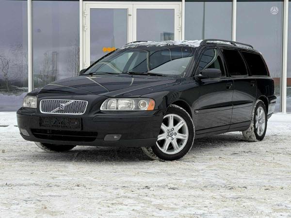Melns Volvo V70 2005 Viļņa, ar dzinēja tilpumu 2.40 L un nobraukumu 401 tūkst. km par 2800 €, foto 3 vietnē AUTOMOTO.COM.LV