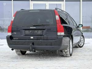 Black Volvo V70 2005 in Vilnius, with an engine capacity of 2.40 L and mileage of 401 thousand km for 2800 €, photo 6 on AUTOMOTO.COM.LV