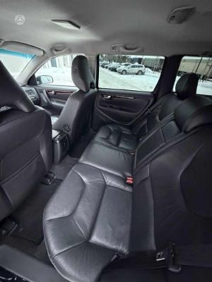 Black Volvo V70 2005 in Vilnius, with an engine capacity of 2.40 L and mileage of 401 thousand km for 2800 €, photo 11 on AUTOMOTO.COM.LV
