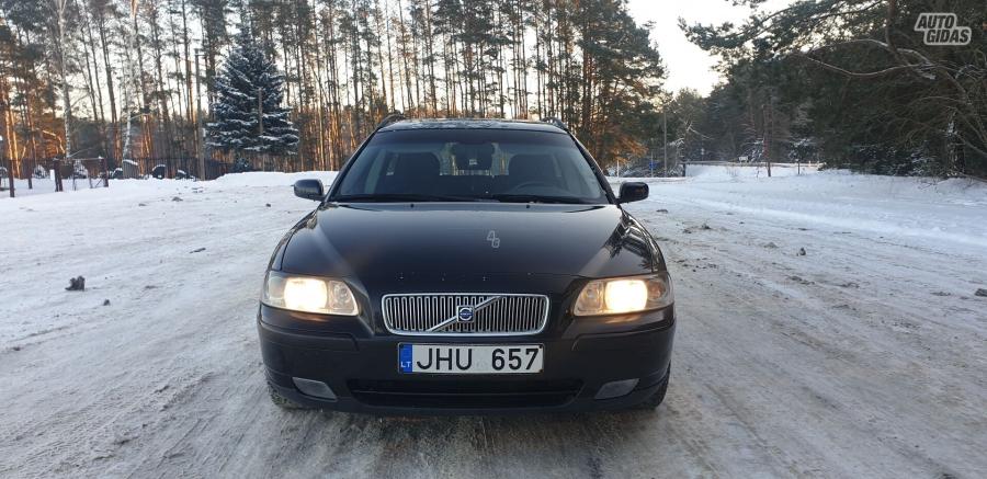 Melns Volvo V70 2005 Jonava, ar dzinēja tilpumu 2.40 L un nobraukumu 439 tūkst. km par 2000 €, foto 2 vietnē AUTOMOTO.COM.LV