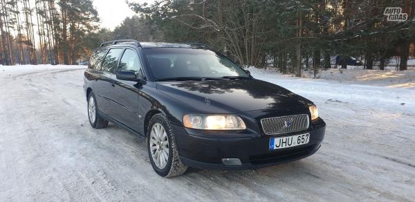 Black Volvo V70 2005 in Jonava, with an engine capacity of 2.40 L and mileage of 439 thousand km for 2000 €, photo 3 on AUTOMOTO.COM.LV