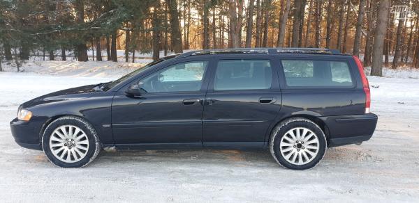 Black Volvo V70 2005 in Jonava, with an engine capacity of 2.40 L and mileage of 439 thousand km for 2000 €, photo 8 on AUTOMOTO.COM.LV
