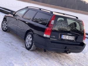 Black Volvo V70 2005 in Jurmala, with an engine capacity of 2.40 L and mileage of 373 thousand km for 2350 €, photo 2 on AUTOMOTO.COM.LV