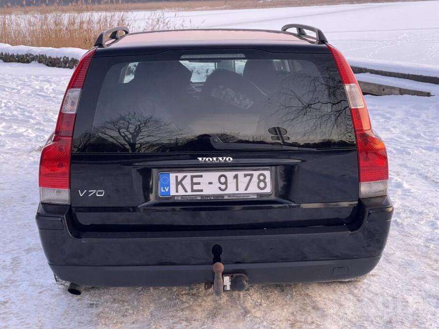 Black Volvo V70 2005 in Jurmala, with an engine capacity of 2.40 L and mileage of 373 thousand km for 2350 €, photo 13 on AUTOMOTO.COM.LV