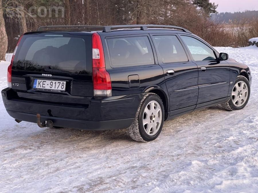 Black Volvo V70 2005 in Jurmala, with an engine capacity of 2.40 L and mileage of 373 thousand km for 2350 €, photo 15 on AUTOMOTO.COM.LV